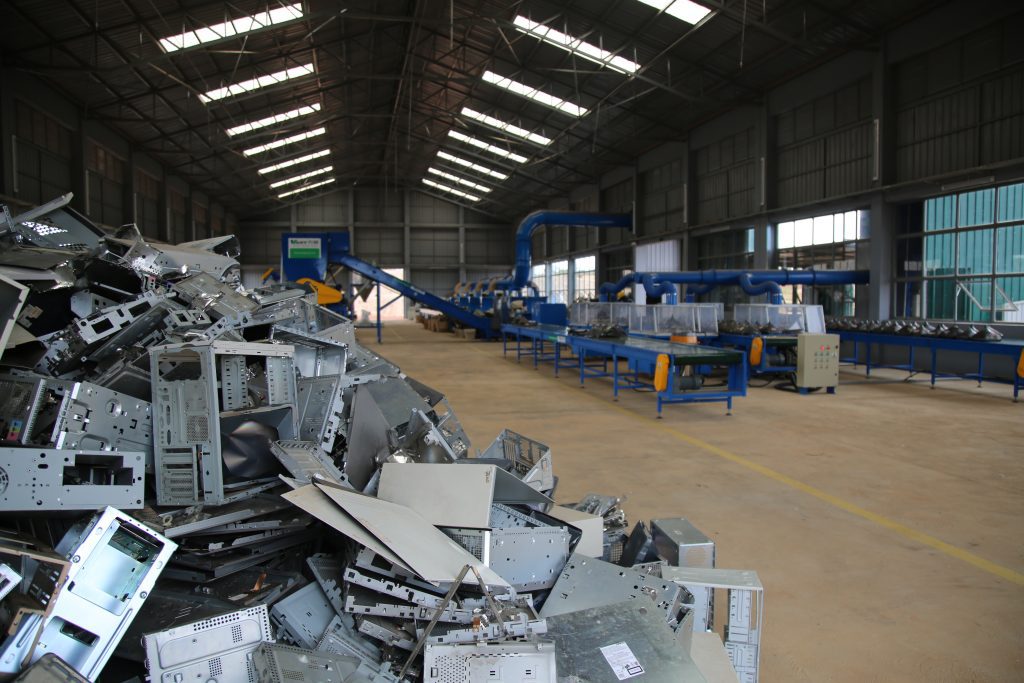 6 Ways to Reduce Factory Pollution - Population Education